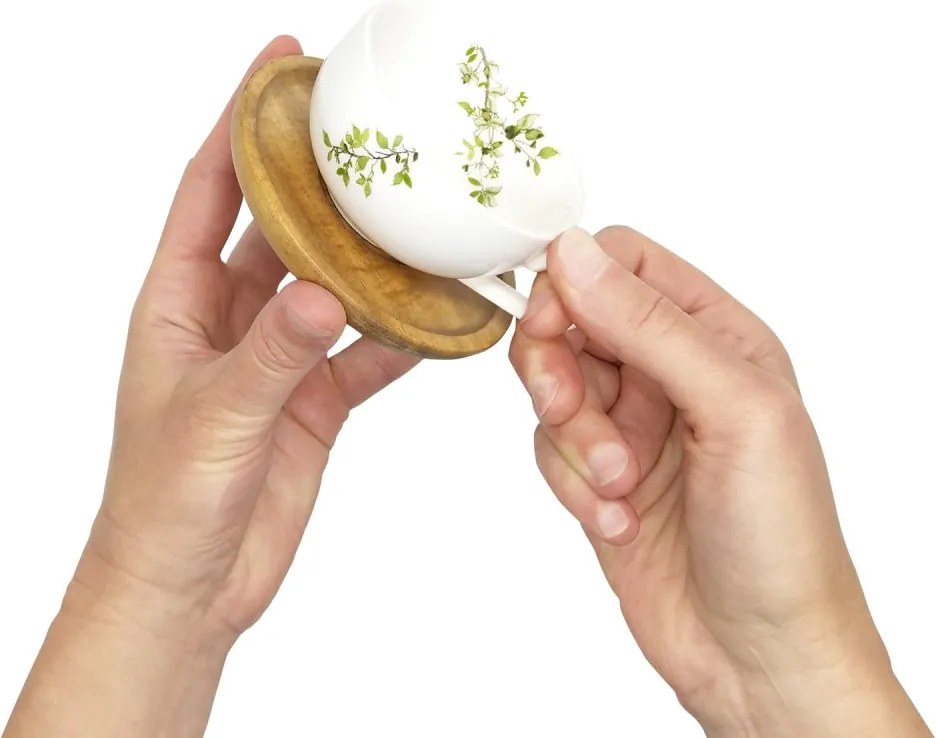 Porcelánový espresso šálek Natura s podšálkem z akácie, 120 ml – s japonským motivem sakury