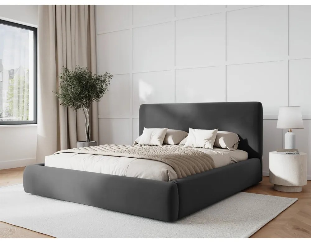 Tmavě šedá čalouněná dvoulůžková postel s úložným prostorem s roštem 180x200 cm Colonel – Cosmopolitan Design