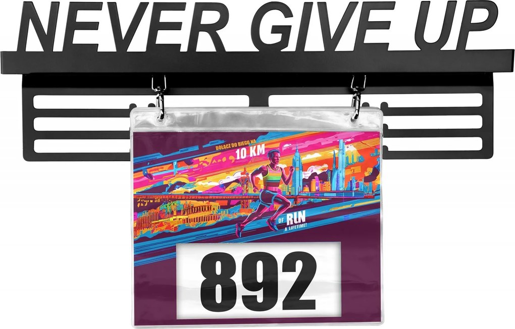Kovový věšák na medaile a startovní čísla NEVER GIVE UP - černý