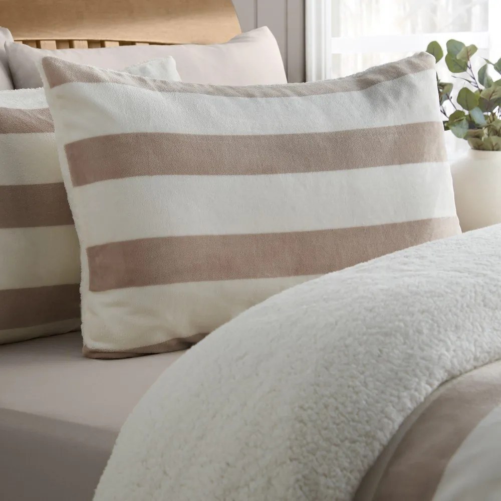 Povlečení na dvoulůžko s beránkem v přírodní barvě 200x200 cm Cosy Sherpa Stripe – Catherine Lansfield