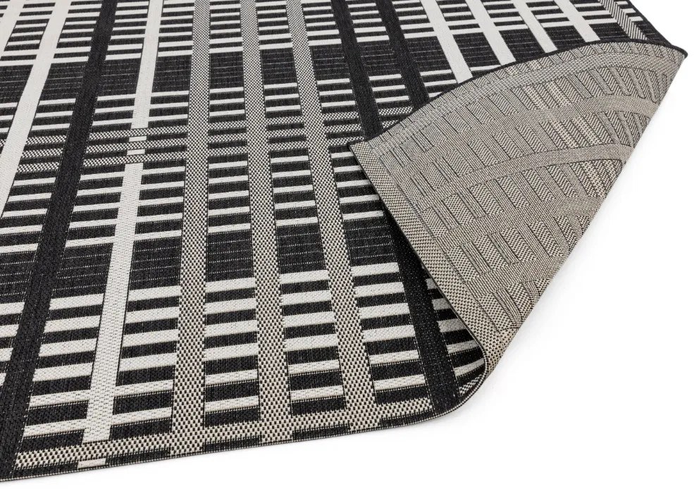 Tribeca Design Kusový koberec Granton Black Grid Rozměry: 160x230 cm