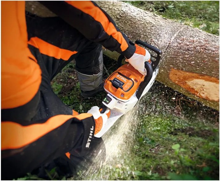 AKU řetězová pila STIHL MSA 300 C-O