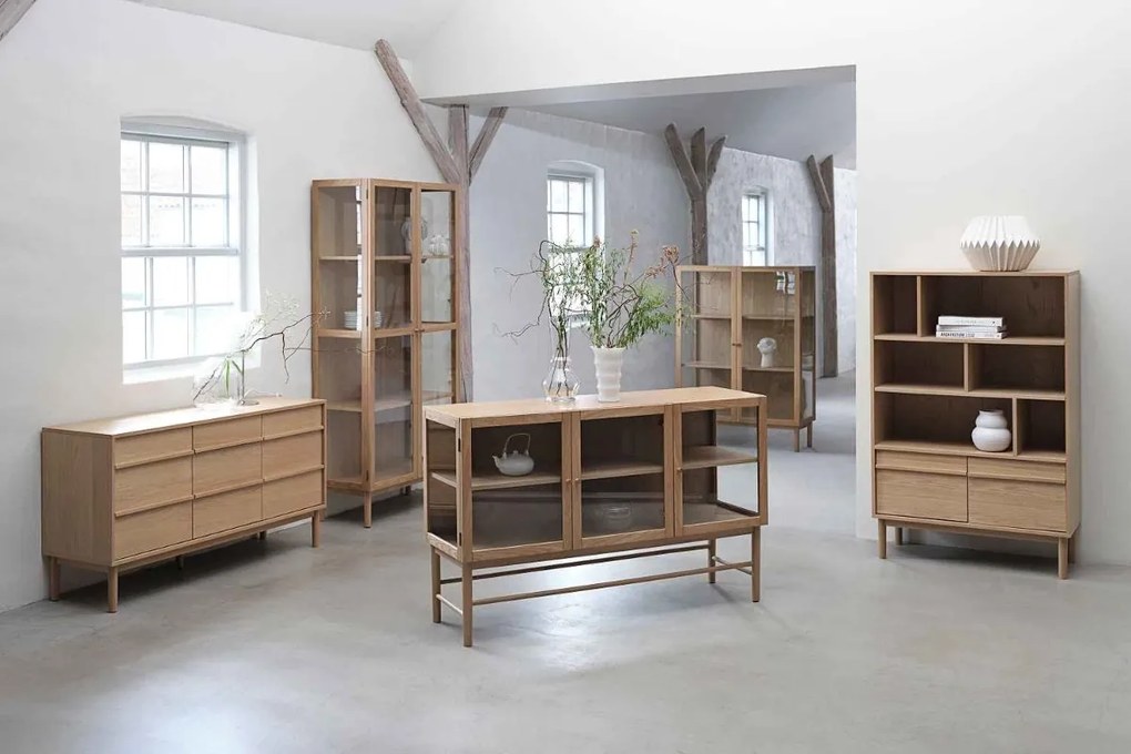 Designová vitrína Dallan 190 cm přírodní dub