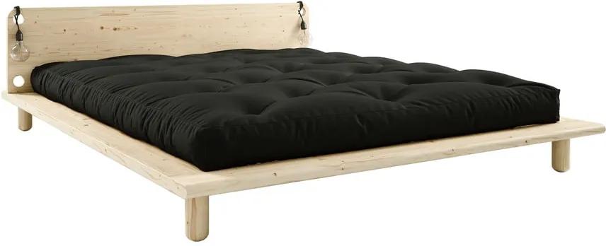Dvoulůžková postel z masivního dřeva s čelem, lampičkami a černou matrací Double Latex Karup Design Peek, 180 x 200 cm