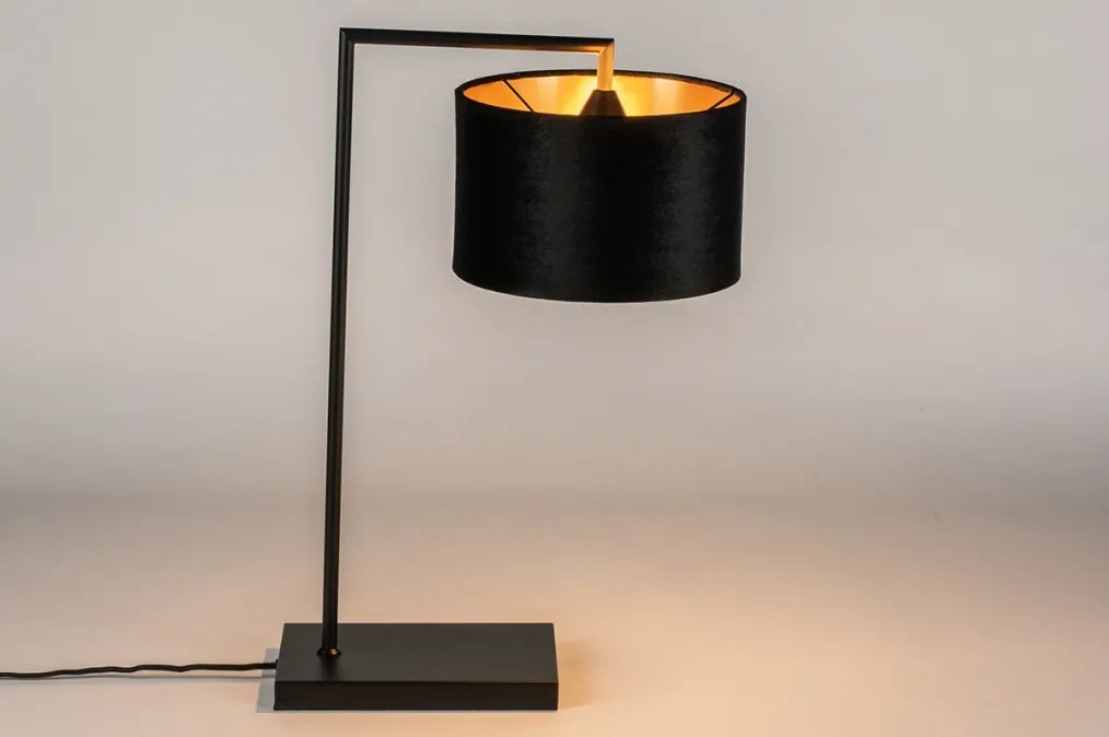 Stolní lampa Pallas v barvě černá a zlatá