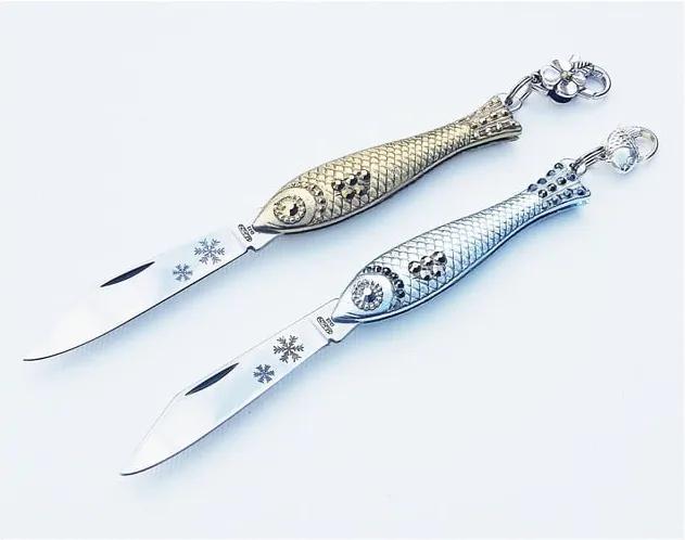 Sada 2 zlato-stříbrných vánočních českých nožíků rybiček v designu od Alexandry Dětinské