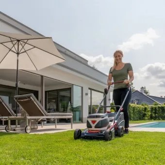 AL-KO 42.2 Li Comfort 36V SET - akumulátorová sekačka (s 4,0 Ah akumulátorem a nabíječkou)