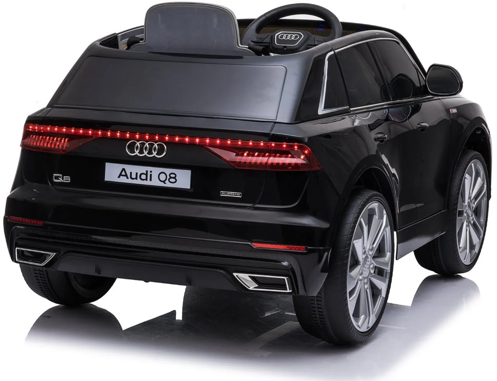 Dětské elektrické autíčko s dálkovým ovládáním BestBerg BBCC-70B – Audi Q8 / nosnost 30 kg / Li-Ion baterie / černá