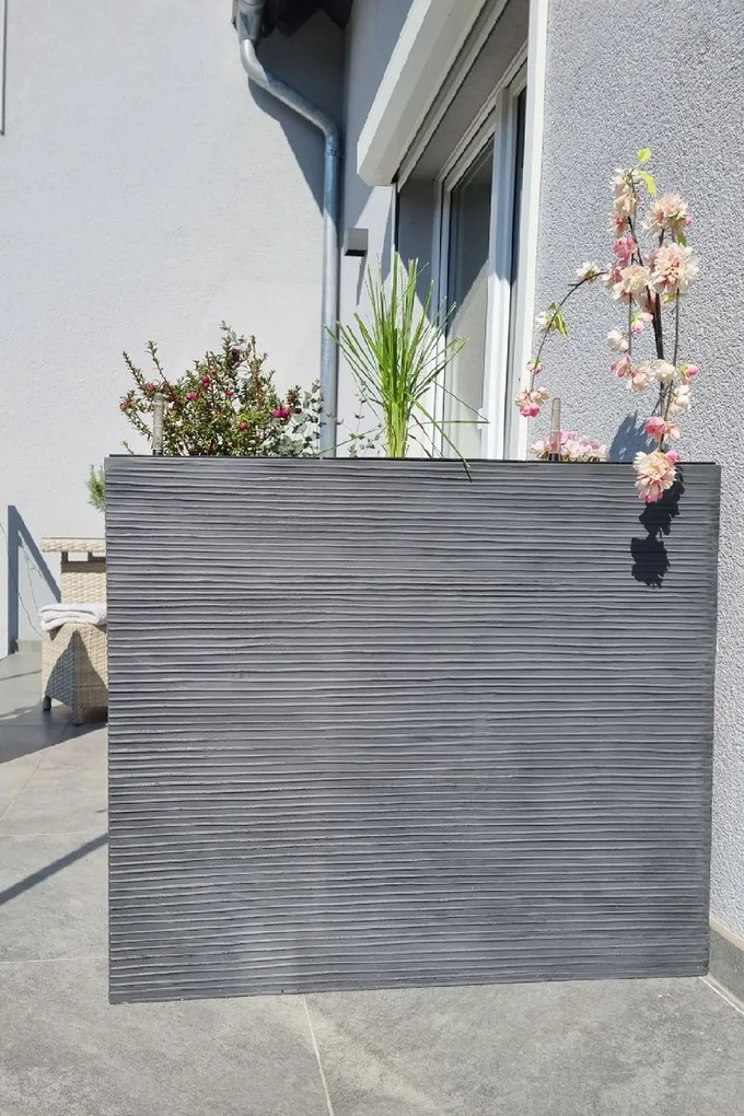 Květináč ELEMENTO, sklolaminát, šířka 88 cm, šedá řádky