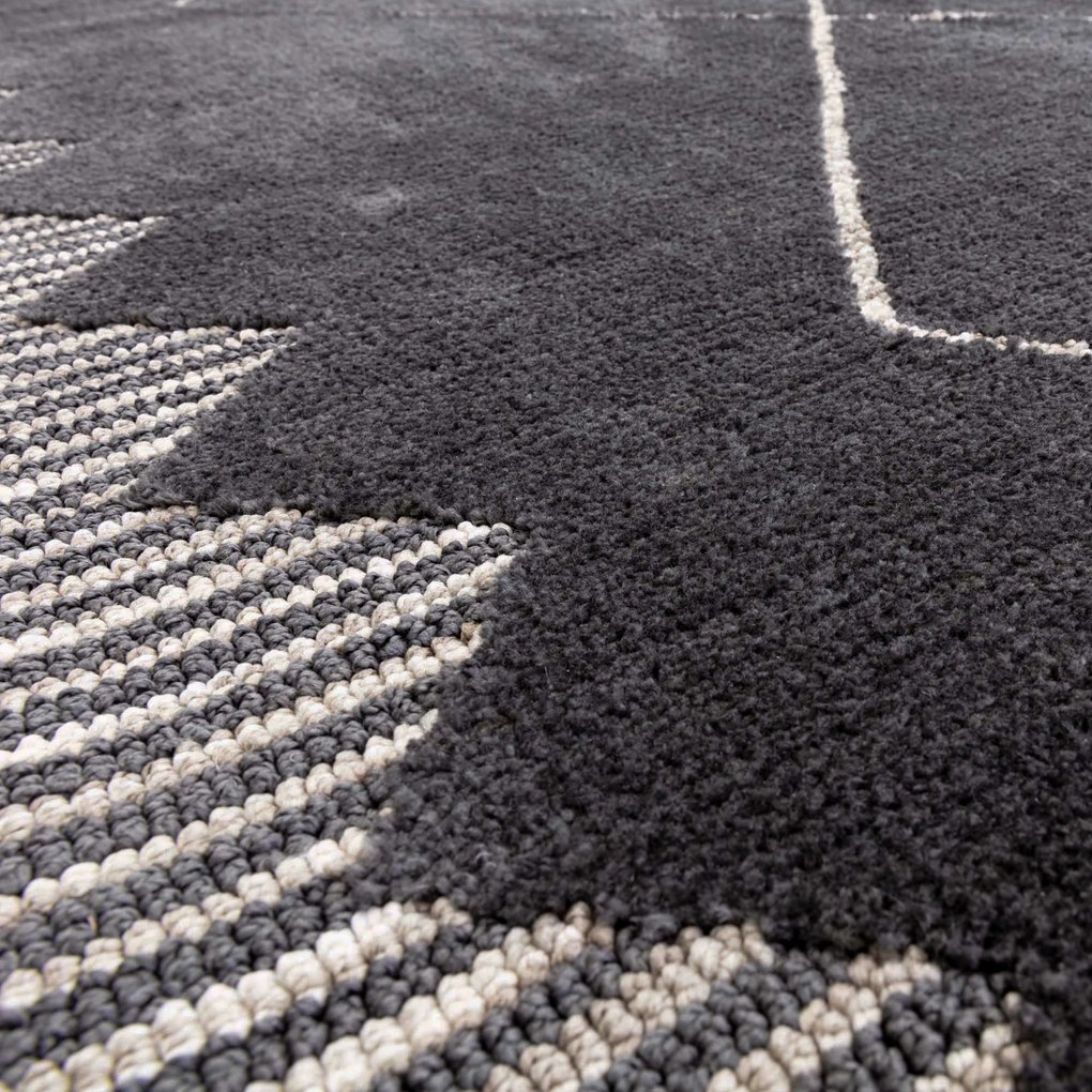 Tribeca Design Kusový koberec Arone Diamond Black Rozměry: 120x170 cm