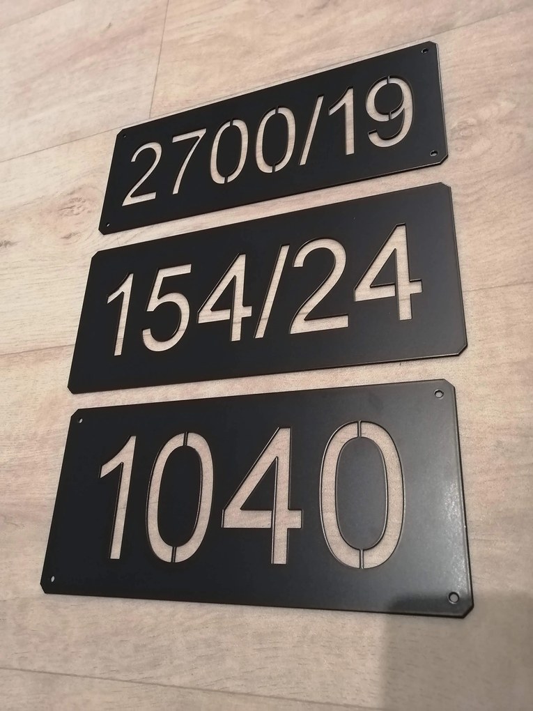 Domovní číslo tabulka lakovaná 11 Velikost: 43 x 20 cm (XL) - Doporučujeme, Odstín: RAL 9005 - černá