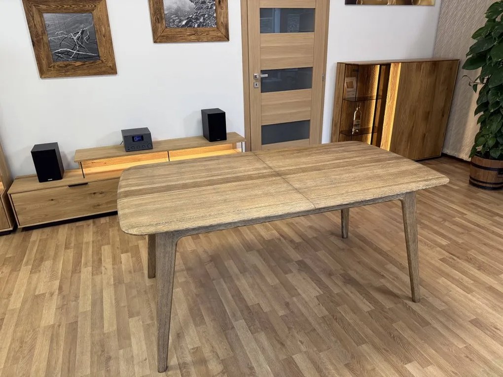 Massivo.cz Rozkládací jídelní stůl Oriento 160x90 cm, patina-černá