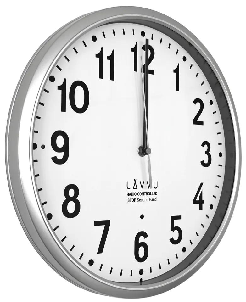 LAVVU Nástěnné stříbrné hodiny Accurate Metallic Silver řízené rádiovým signálem - 3 ROKY ZÁRUKA! LCR3010