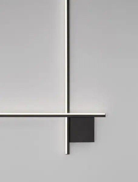 Designové nástěnné svítidlo Cross 80 černá