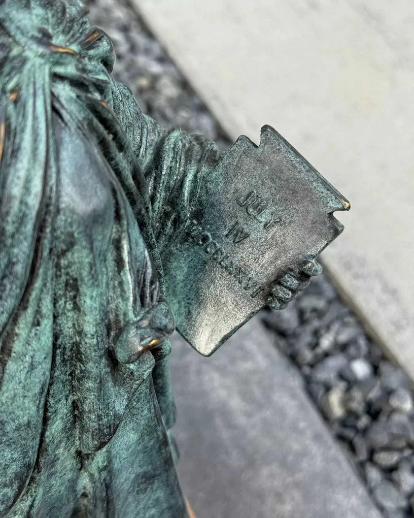 Bronzová socha - Lady Liberty USA