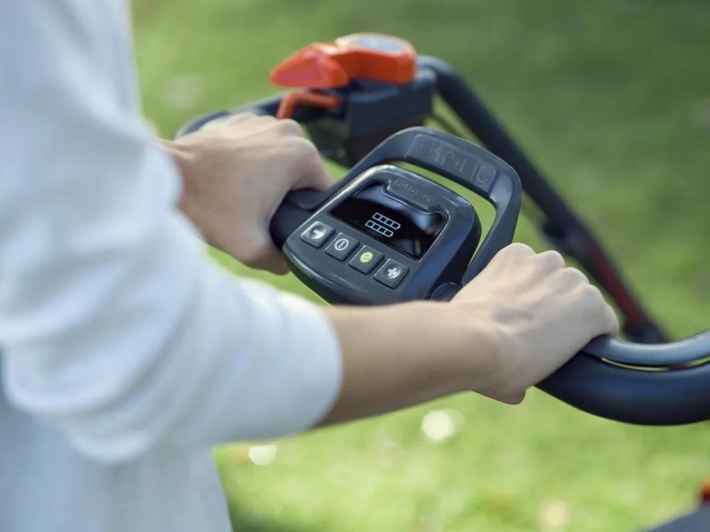 Aku sekačka LC 353iVX Husqvarna (bez baterie a nabíječky)