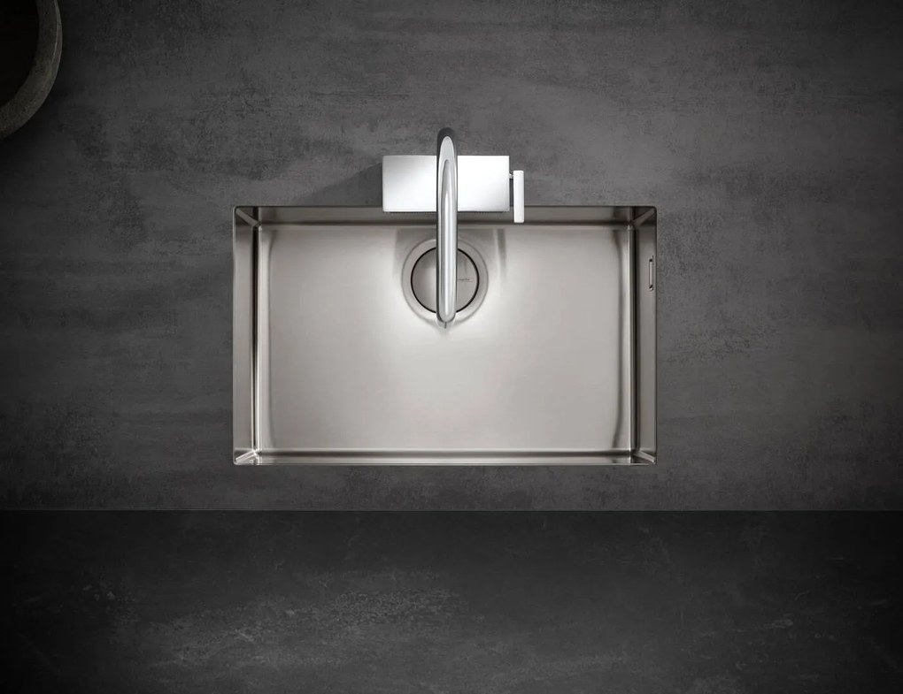 Hansgrohe M81, dřezová baterie Aquno Select s výsuvnou koncovkou a plochým sprchovým proudem, chromová, 73837000