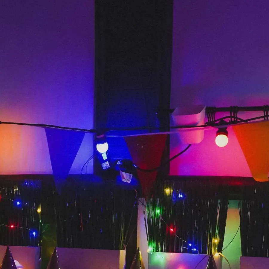 LED žárovka LBE, modrá, 6 diod, patice E27, IP44