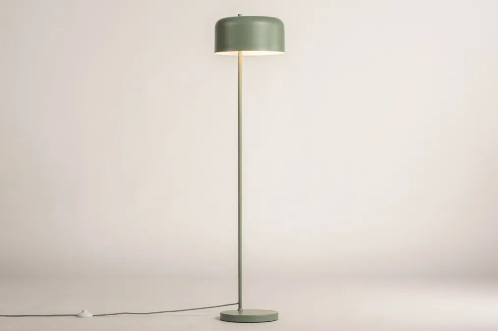 Stojací lampa Mantra Olive