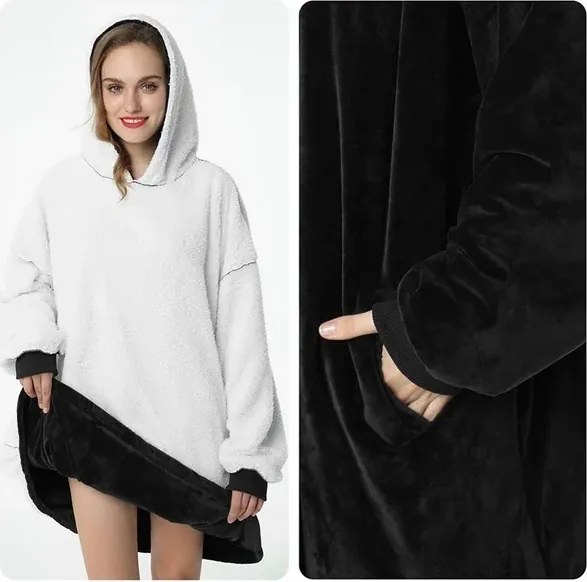 VERK Deka s rukávy a kapucí Huggle Hoodie - černá