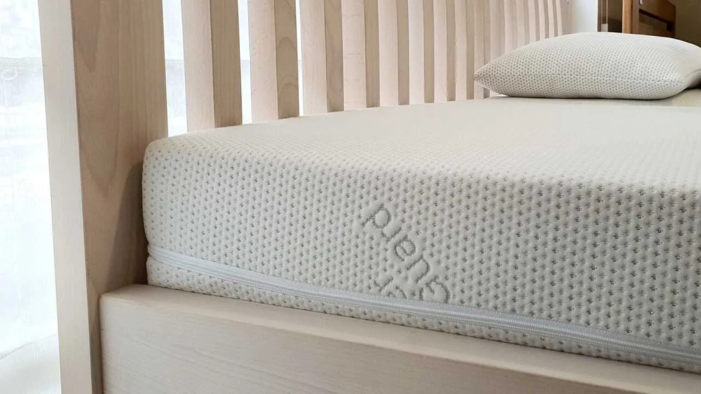 Postel Postelia BELNA Buk 180x210 - Dřevěná postel z masivu, bukové dvoulůžko o šíři masivu 4 cm