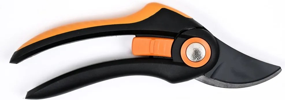 Ruční zahradní nůžky Fiskars Plus™ Smartfit P541 1057169