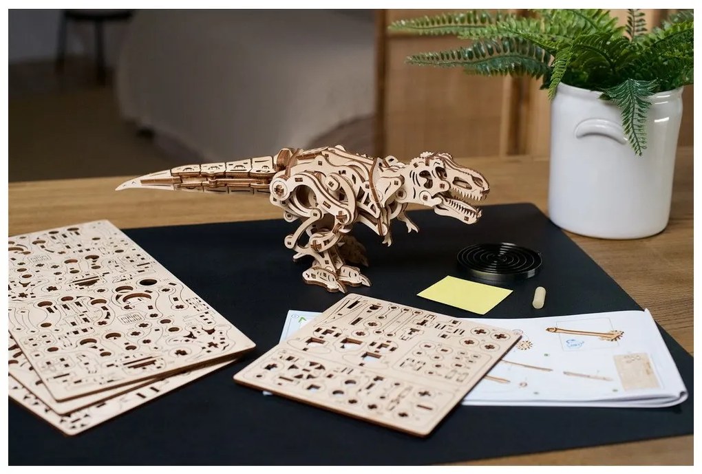 Ugears 3D dřevěné mechanické puzzle Tyrannosaurus Rex