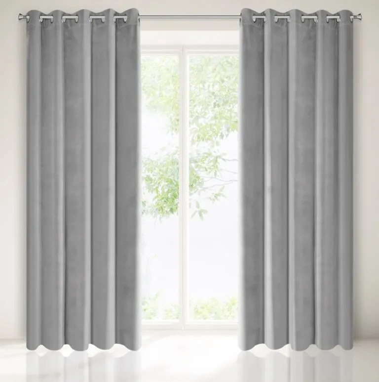 Kvalitní závěs na okno v světle šedé barvě 140 x 250 cm Délka: 250 cm