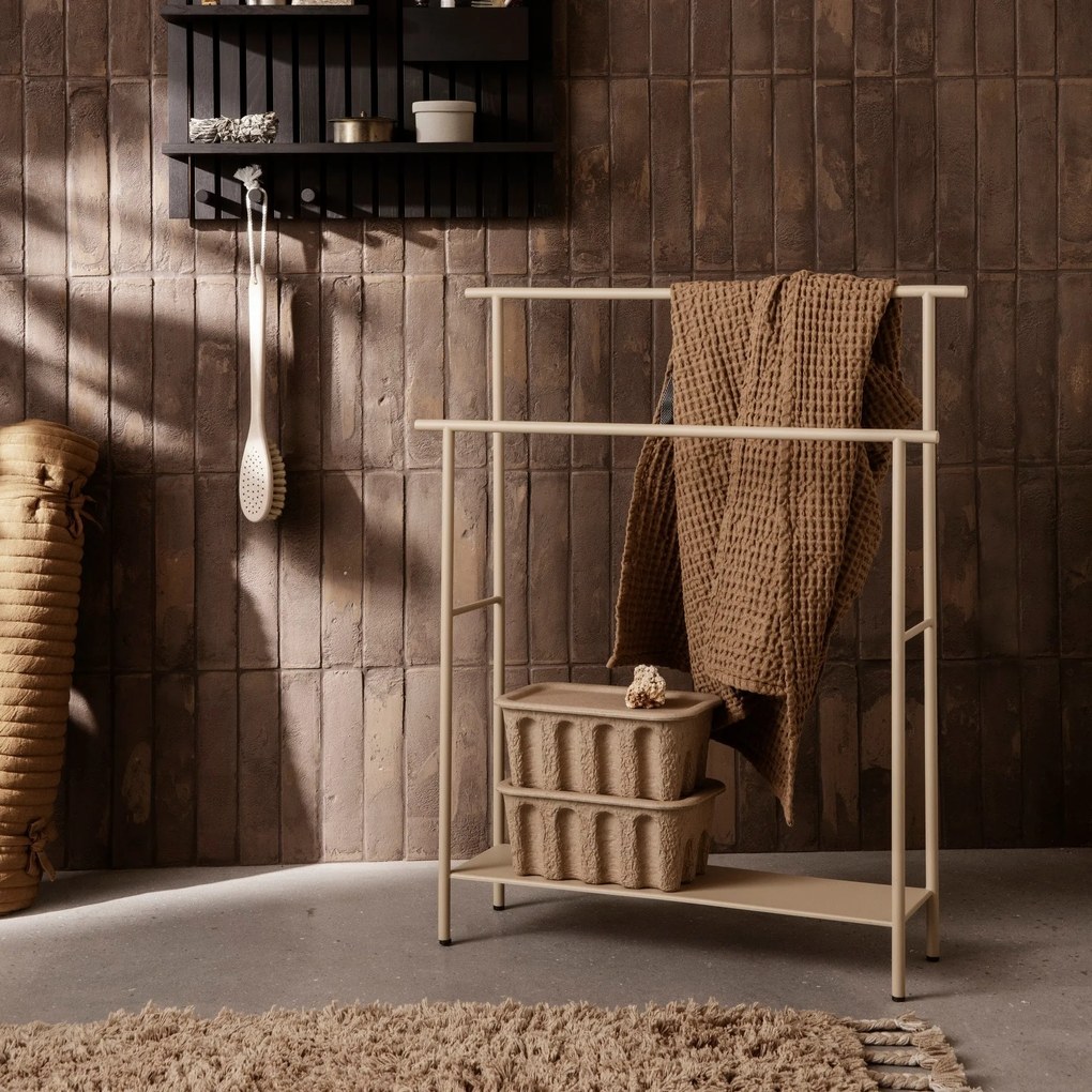 FERM LIVING Stojan na ručníky Dora, Cashmere