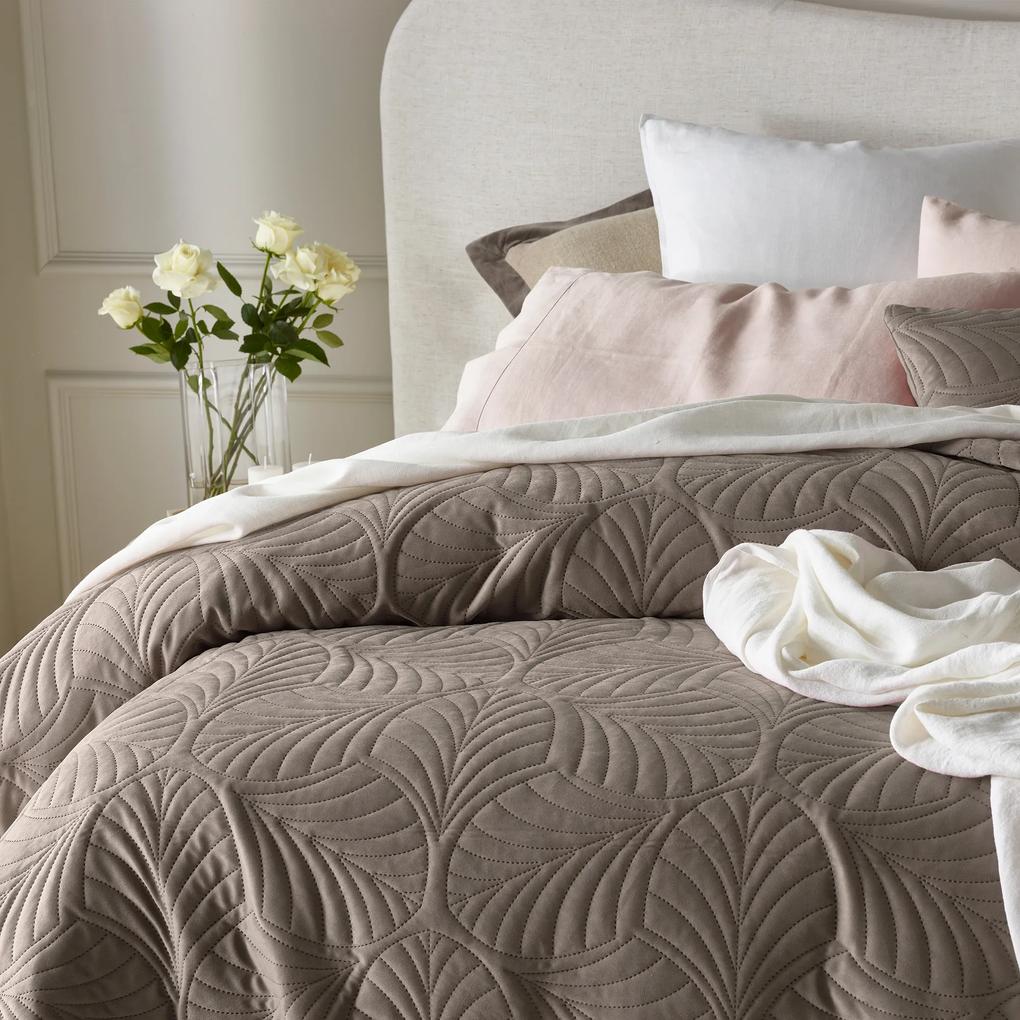 Room99 Přehoz na postel Feel Listy Jednobarevný Prošívaný Barva: Tmavě šedá, Velikost: 240 x 260 cm