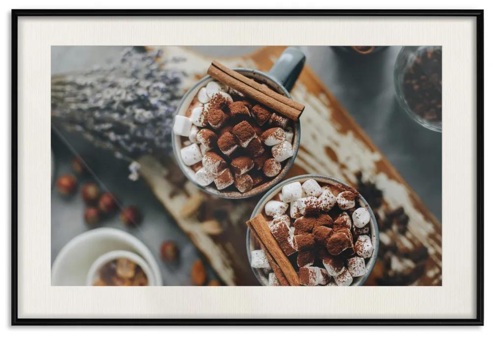 Plakát Horká čokoláda - hrnky plné kakaa s marshmallows posypané skořicí.