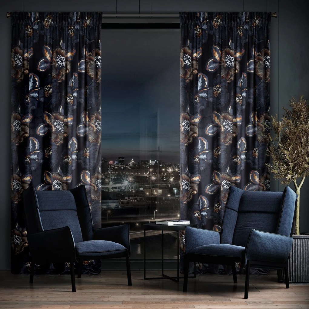 ZATEMŇOVACÍ ZÁVĚS NA PÁSCE LIMITED COLLECTION PEONIA2 140X270 CM ČERNÁ