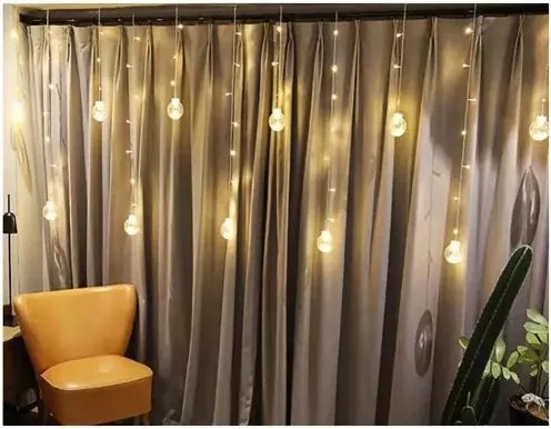Vánoční osvětlení ISO19736  světelný závěs s koulemi 108 LED na USB, teplý bílý