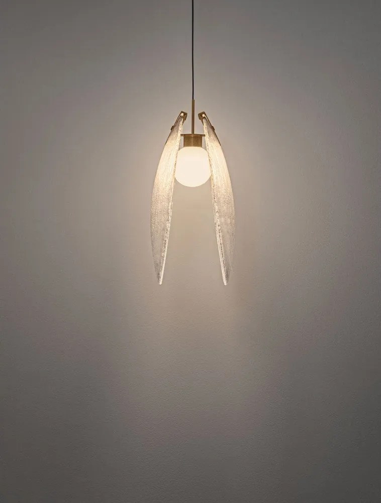 Ocelové LED závěsné svítidlo v mosazné barvě se skleněným stínidlem Shelina – Nova Luce