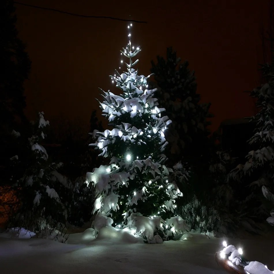 LED světelný řetěz 100 m, ledově bílá, 600 diod, černý kabel IP67, Easy fix