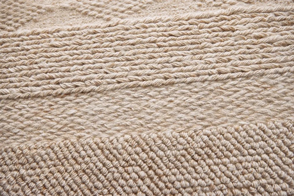 Diamond Carpets India, Ručně vázaný kusový koberec Grandeur DESP P54/2 Dune White, 140x200, béžová, chodba / předsíň