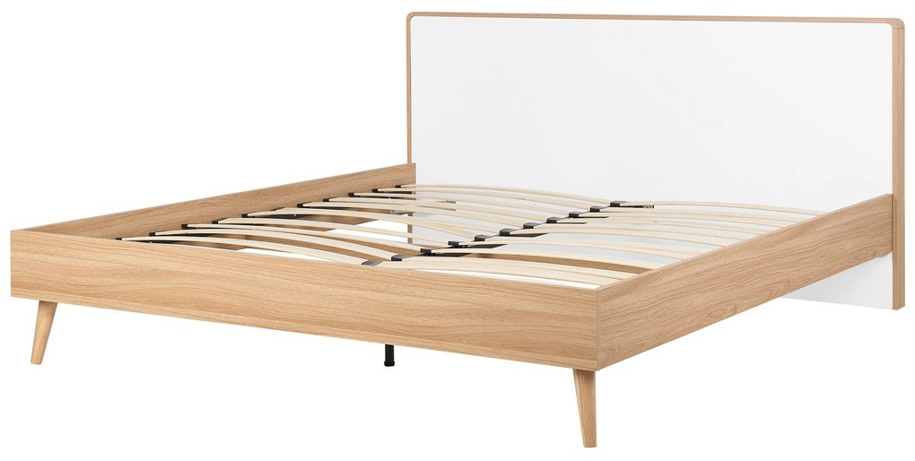 Dřevěná postel 180 x 200 cm světle hnědá SERRIS Beliani