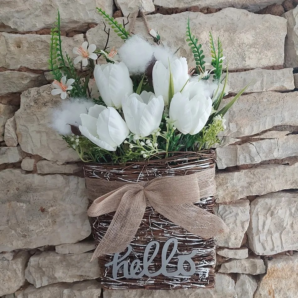 Jarní dekorace bílé květiny 23 × 40 cm, proutí a plast, IP44, venkovní