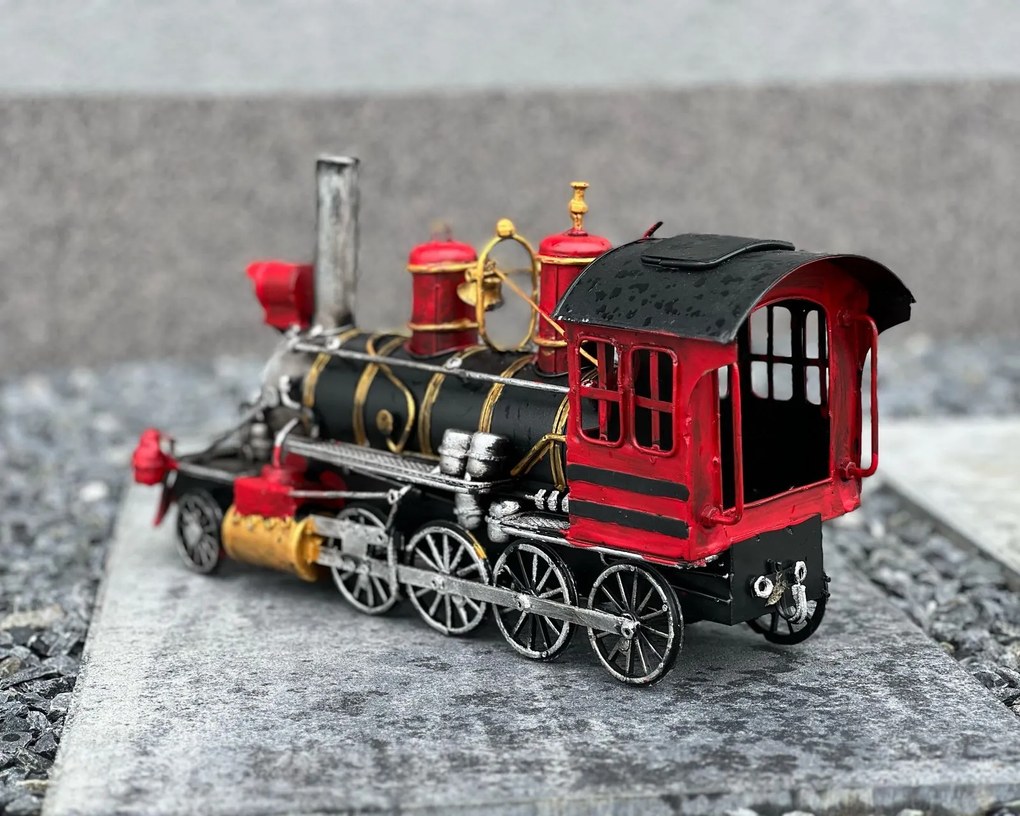 Kovový model lokomotiva