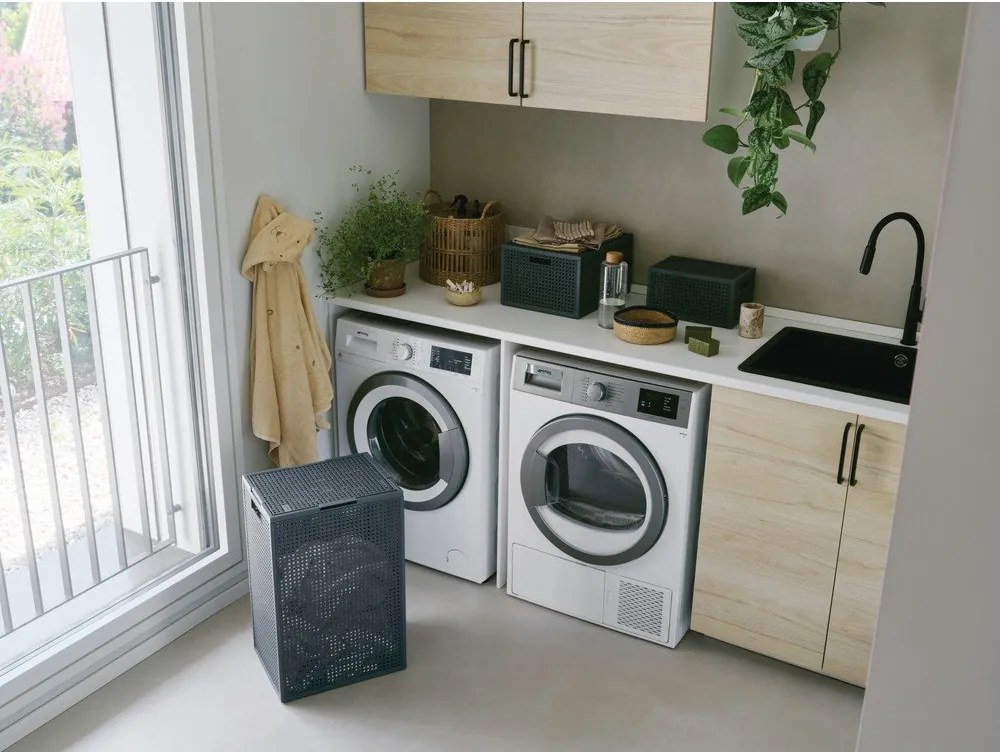 Tmavě šedý koš na prádlo z recyklovaného plastu 60 l Kaya – Curver