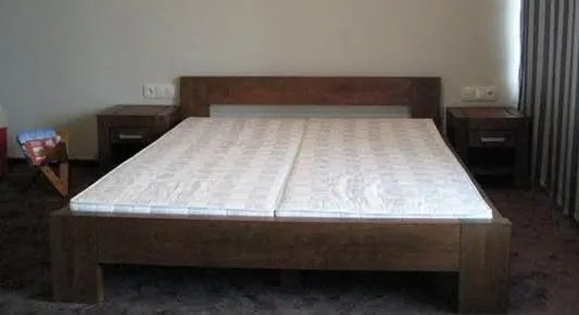 Břízová manželská postel MODERNO - 200x200 - barva mahagon