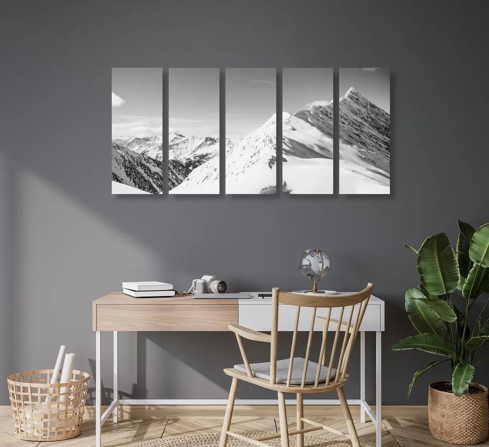 5-dílný obraz zasněžené pohoří v černobílém provedení - 100x50 cm