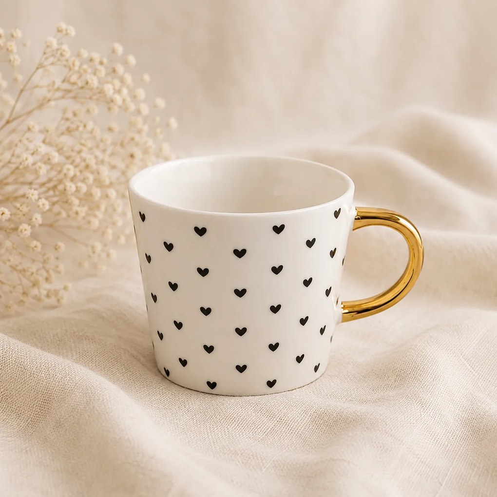 Porcelánový hrnek 310 ml - se srdíčky
