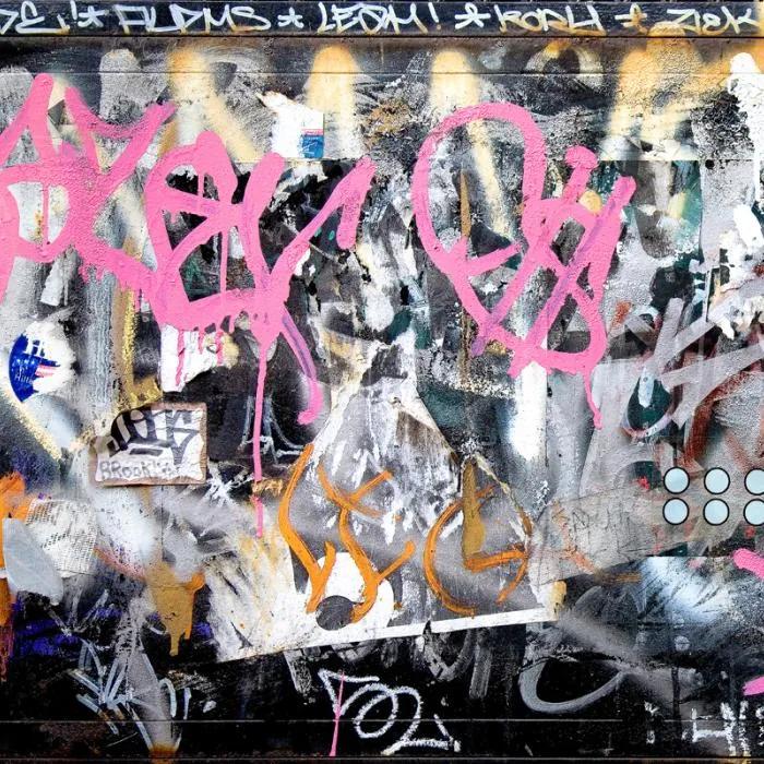 Vliesová tapeta Mr Perswall - Graffiti Byline 585 x 265 cm