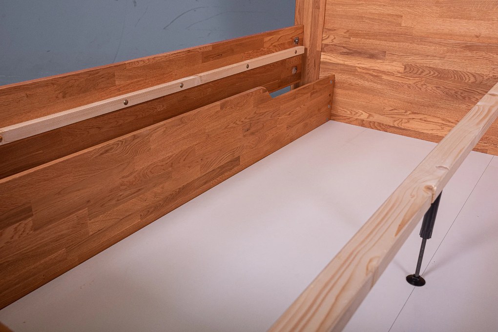 Masivní postel MARS - Solwo Design Dřevo a odstín oleje: DUB Cink - Olejování přírodní, Rozměr spací plochy: 180x200