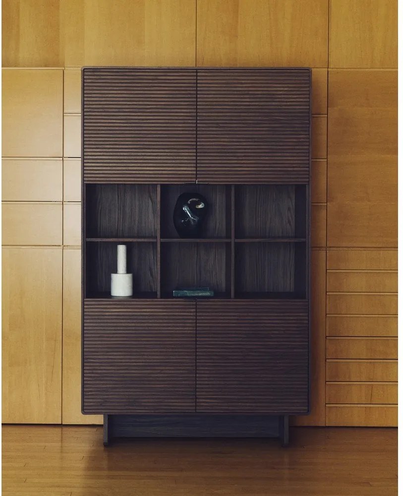Tmavě hnědá skříňka v dekoru ořechu 100x163x40 cm Norlen – Kave Home