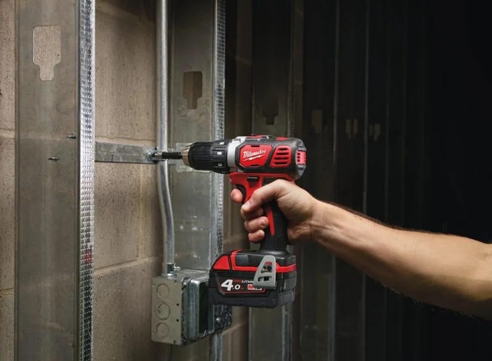 Aku vrtací šroubovák Milwaukee M18 BDD-0 4933443530