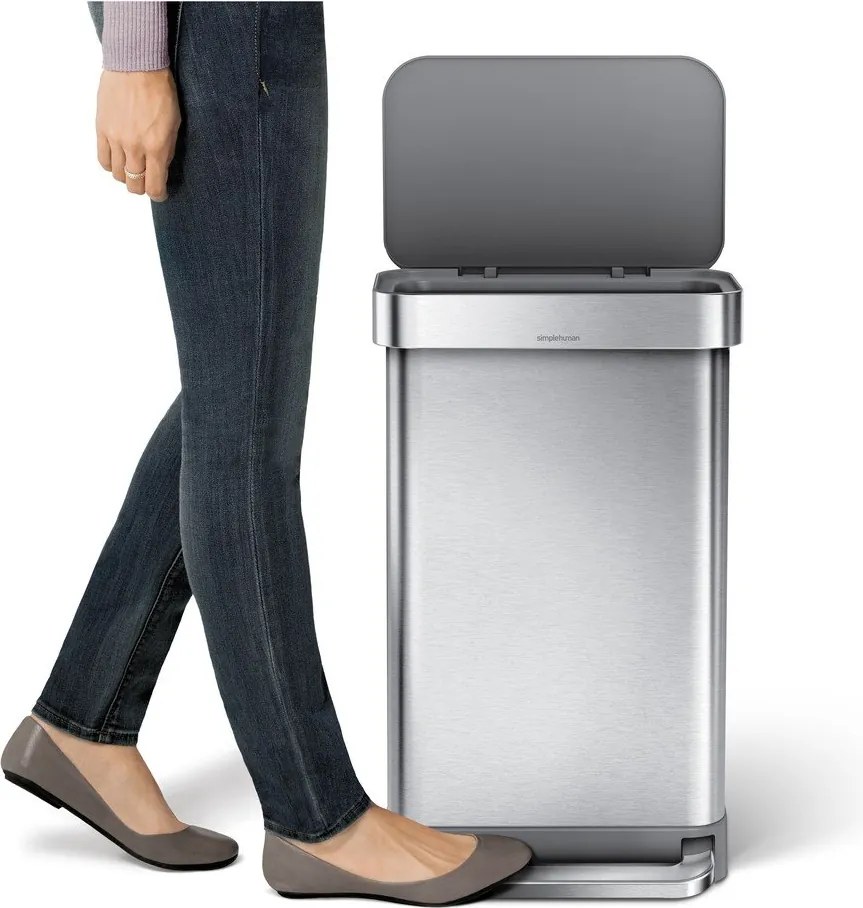 Nášlapný ocelový odpadkový koš ve stříbrné barvě 45 l – simplehuman