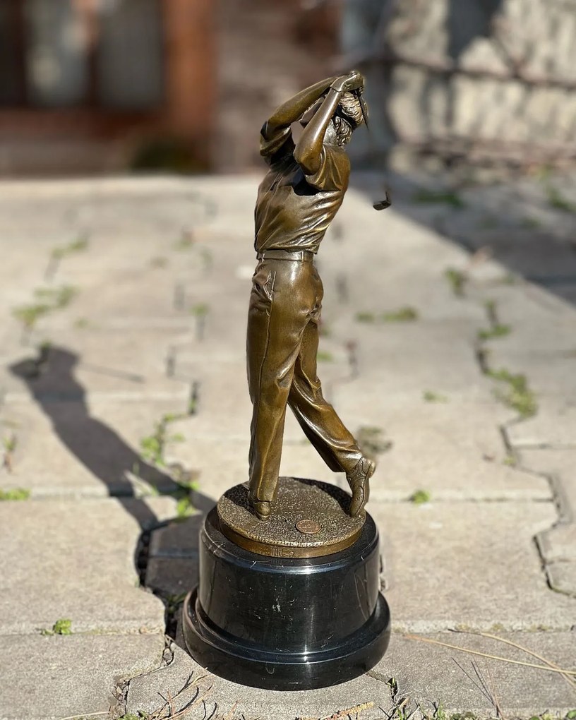 Bronzová socha soška - Golfista 3