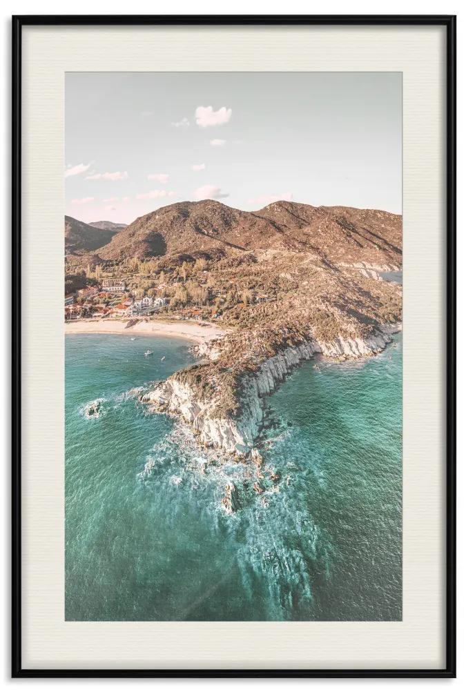 Plakát Tyrkysový útes - krajina slunečního pobřeží s horami, pláží a mořem